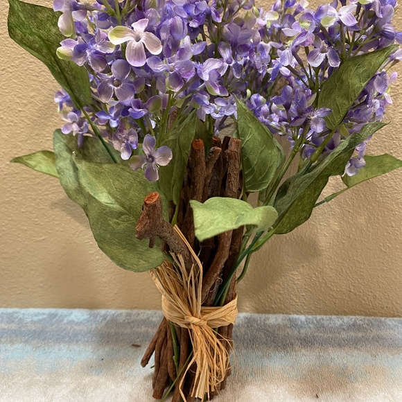 Home Interiors | Accents | Faux Lilac Bundle | Poshmark